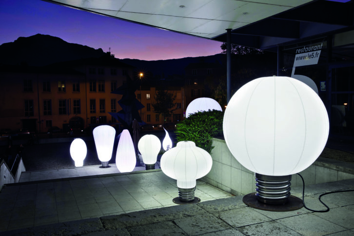 Light up your event or office space with Airstar's new giant LED bulb ...