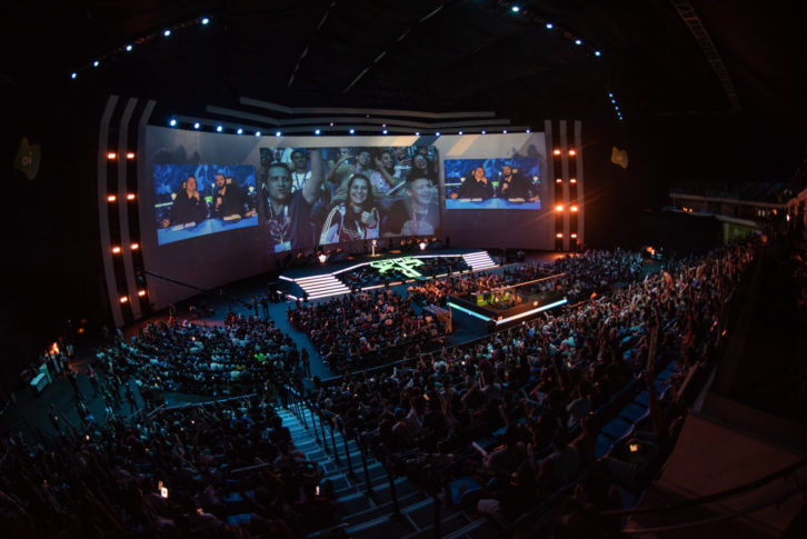 Christie creates the world's biggest gaming screen (1,500ft) for annual ...