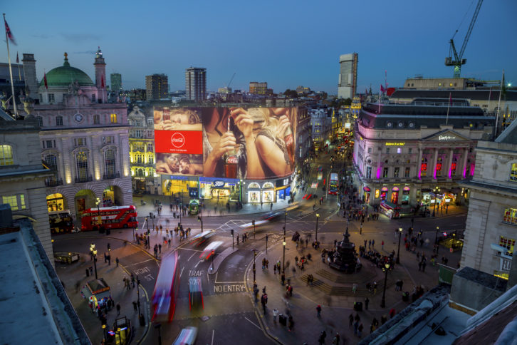 Behind the screens of Piccadilly Circus – the world’s most advanced ...