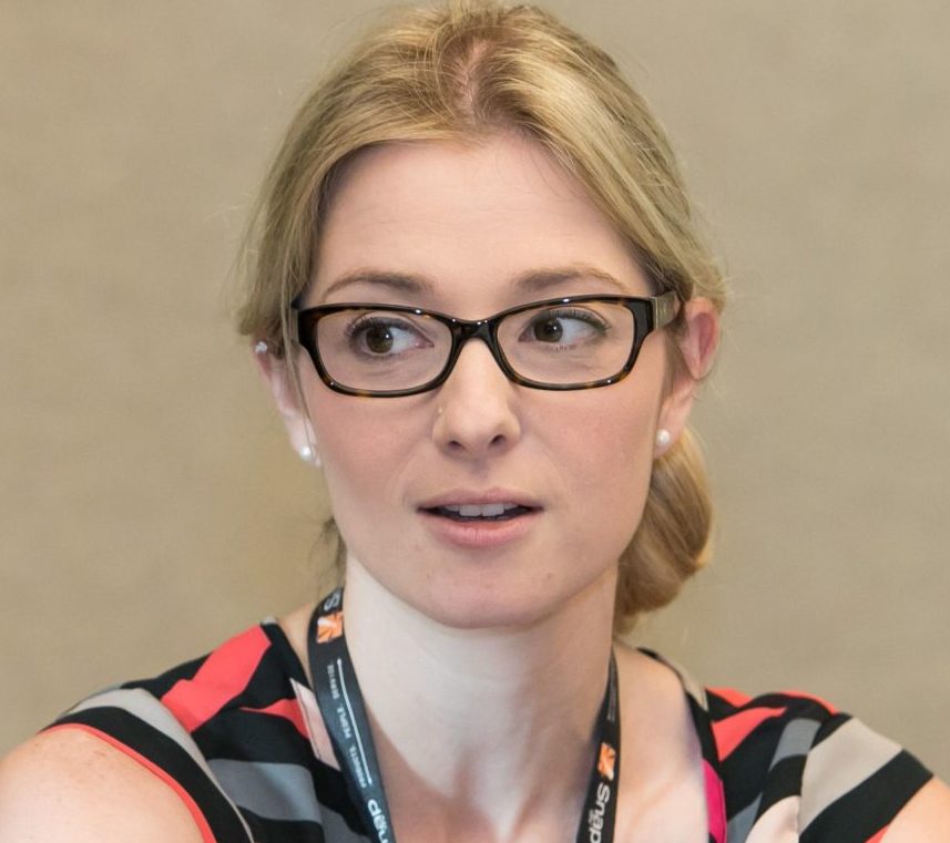 New startup develops new virtual reality contact lenses - Installation