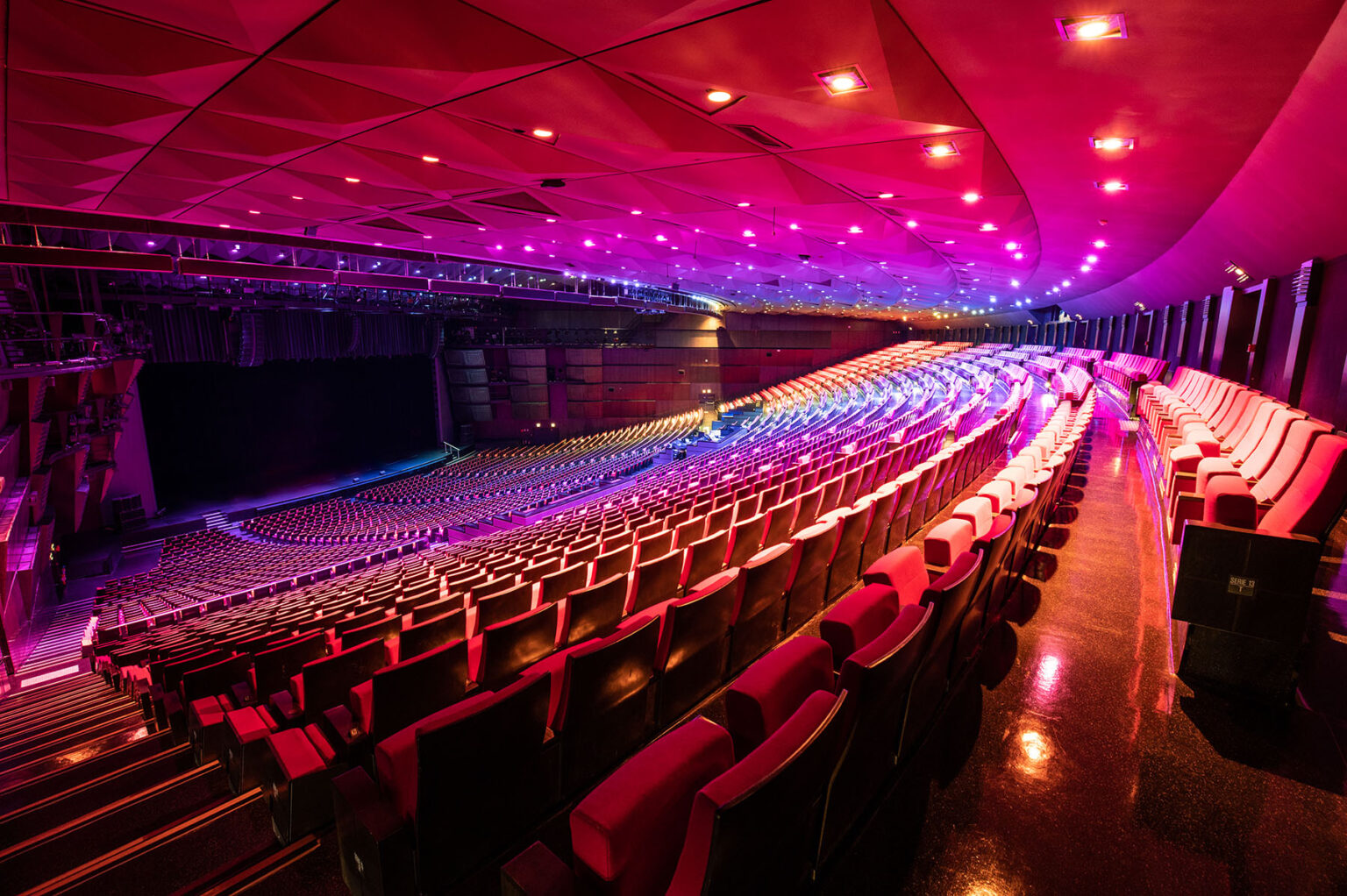 Paris Convention Centre’s Grand Amphitheatre transitions to LED ...