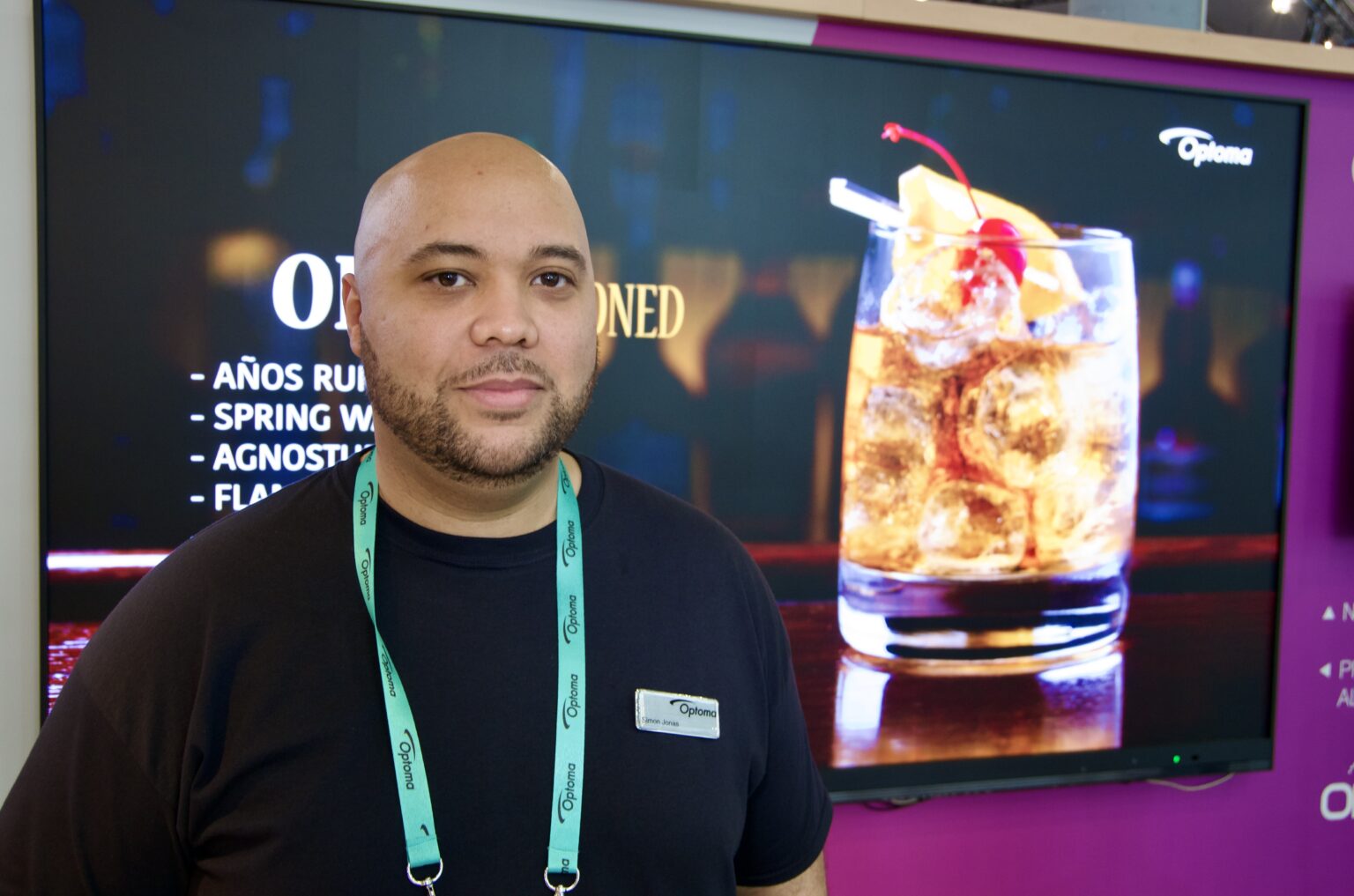 All-in-one display makes life easy - Installation