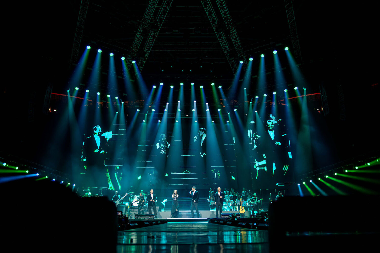 Robe fixtures light up Nina Pušlar live show - Installation