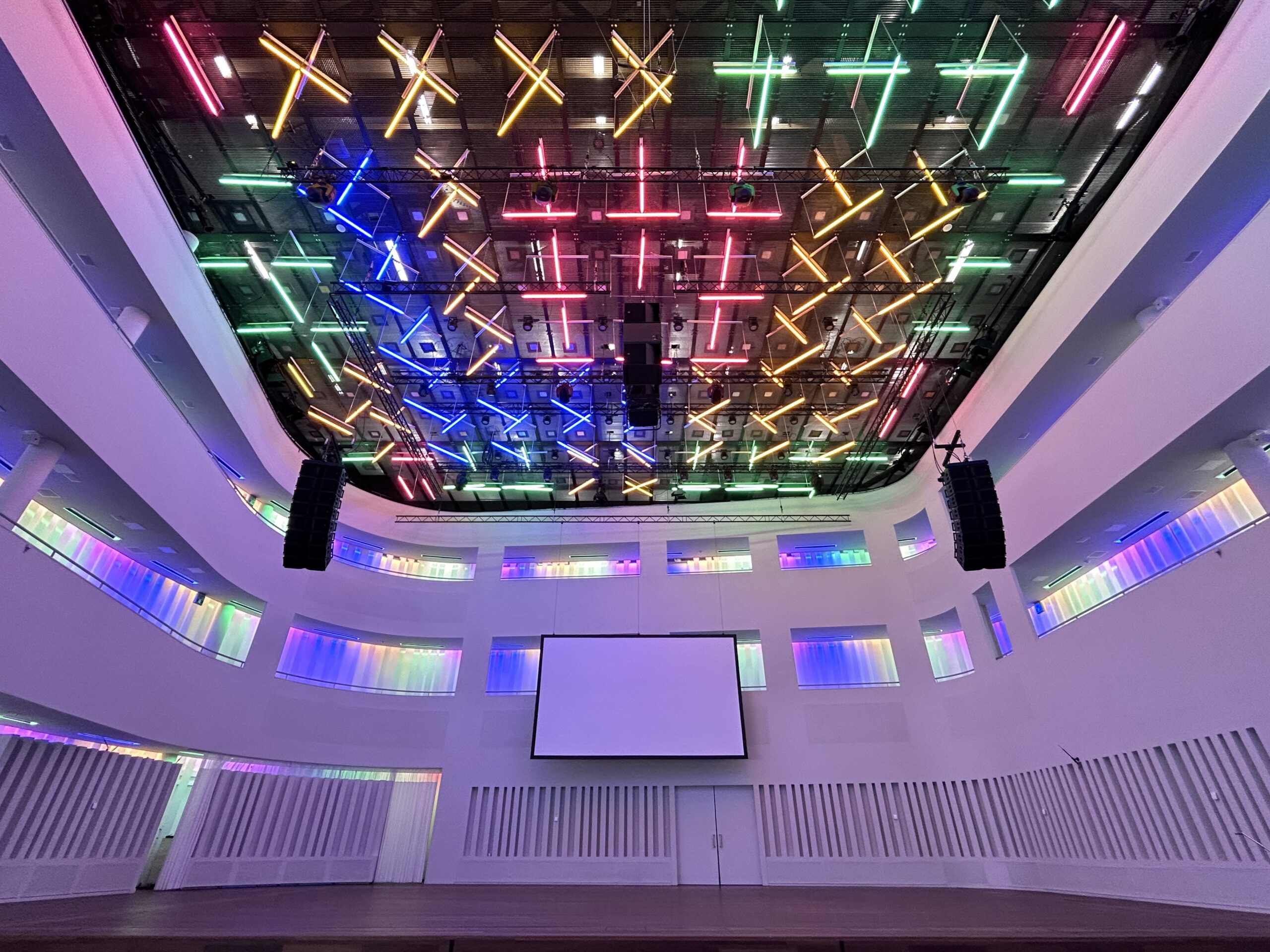 L-Acoustics Kara II upgrades audio for Concertzaal Tilburg - Installation