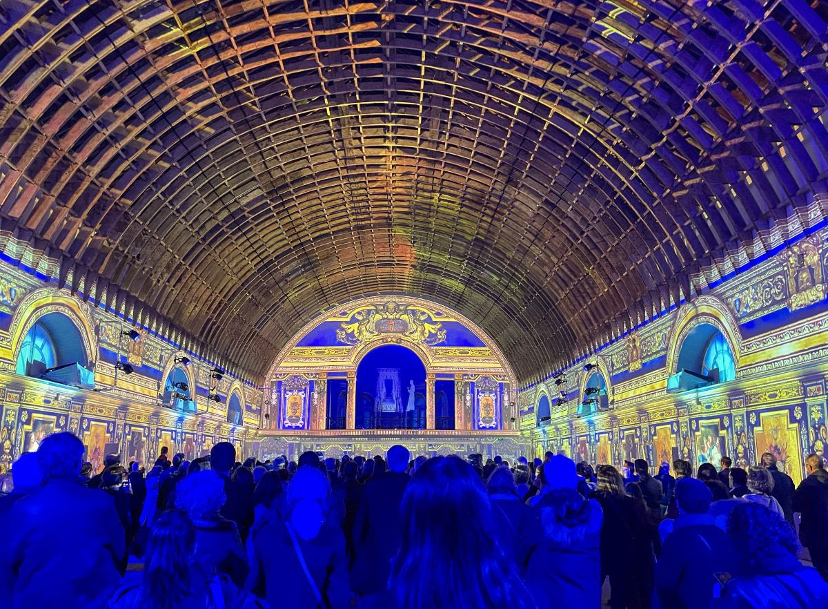 Digital Projection show revives little-known French king - Installation