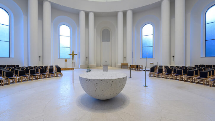 London development houses Europe’s largest ceiling mounted LED screen ...