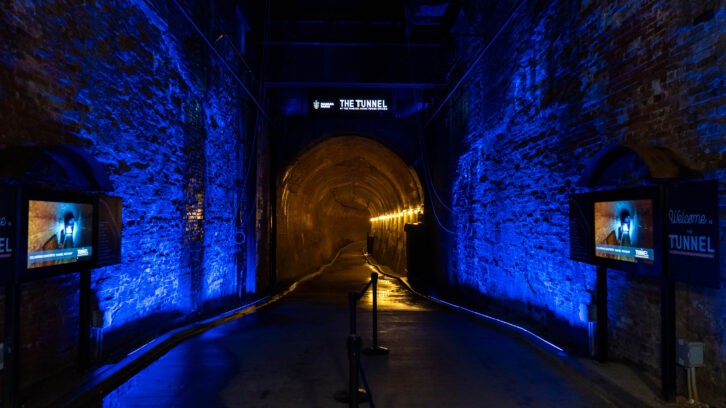 Lightware unveils Taurus UCX-1x1-C40 docking station - Installation