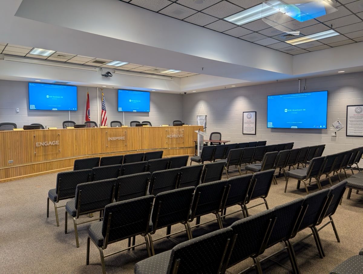 PPDS installs Philips displays at PCSS county offices - Installation