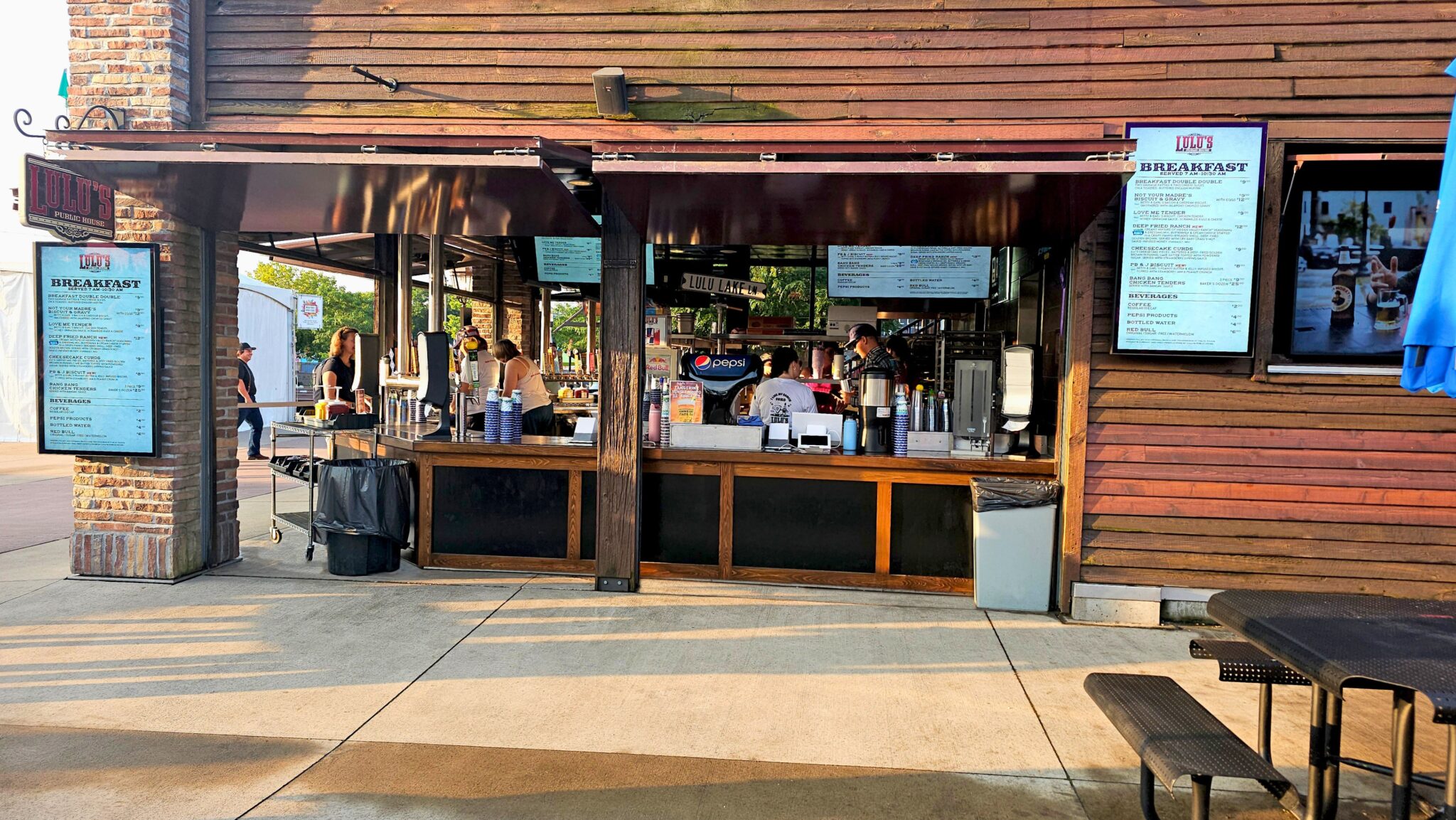 Peerless-AV’s landscape digital signage Kiosk with hourglass design now available