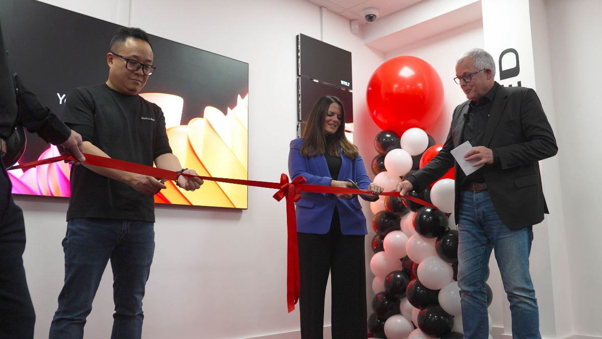 INFiLED opens UK experience centre near London - Installation