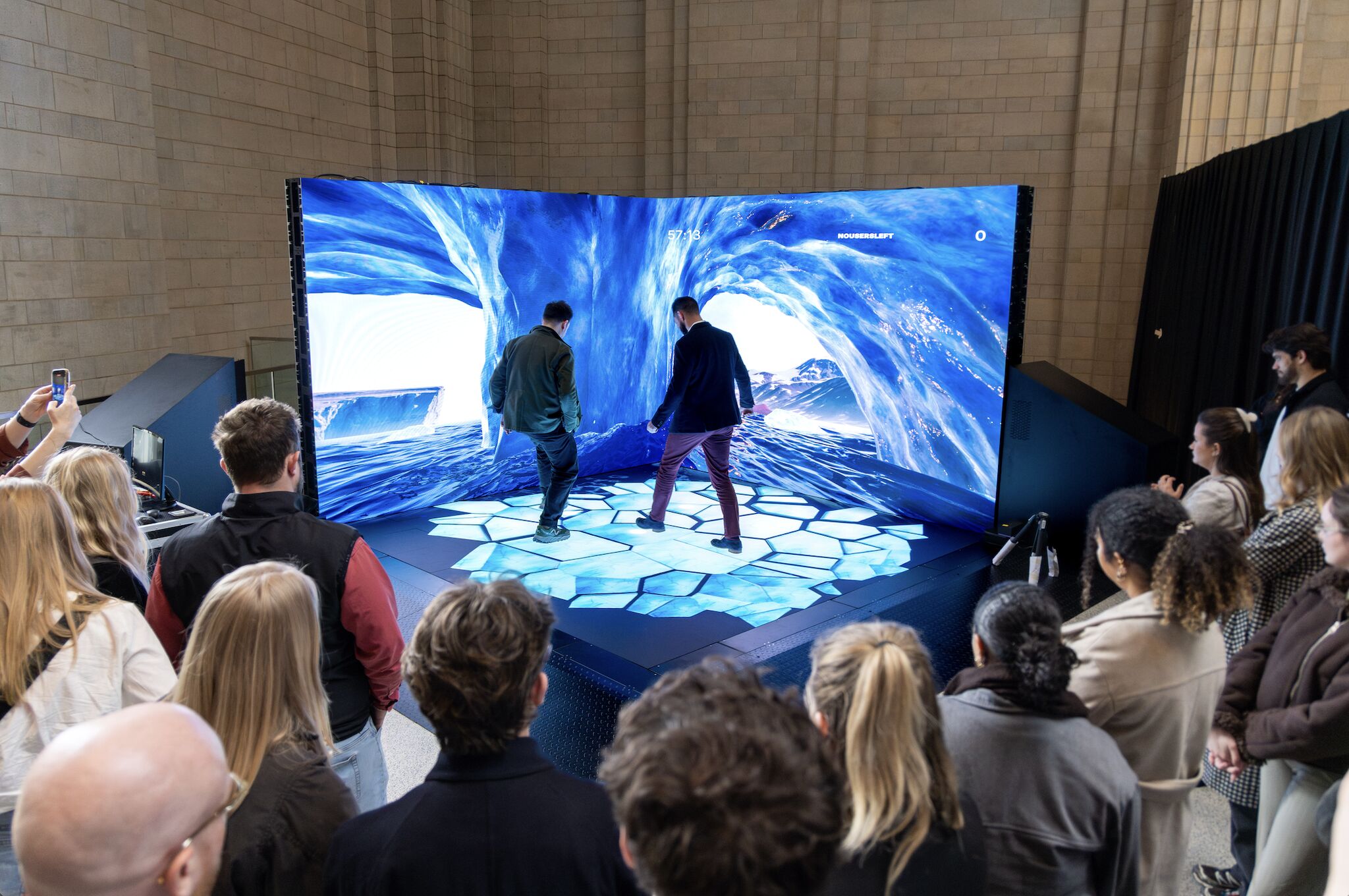 Ocean Outdoor unveils immersive DOOH format - Installation